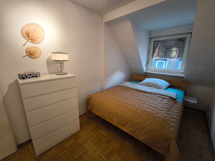 Zentral Gelegene Wohnung - Köln