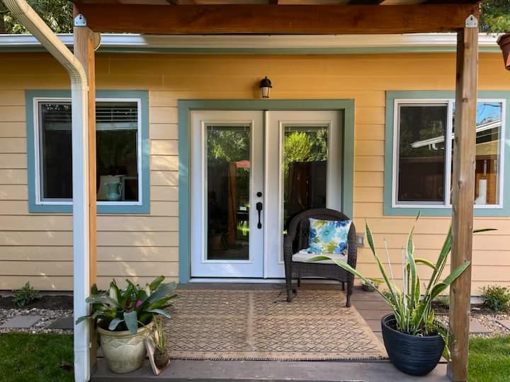 City Cottage With Country Feel - Happy Valley, OR