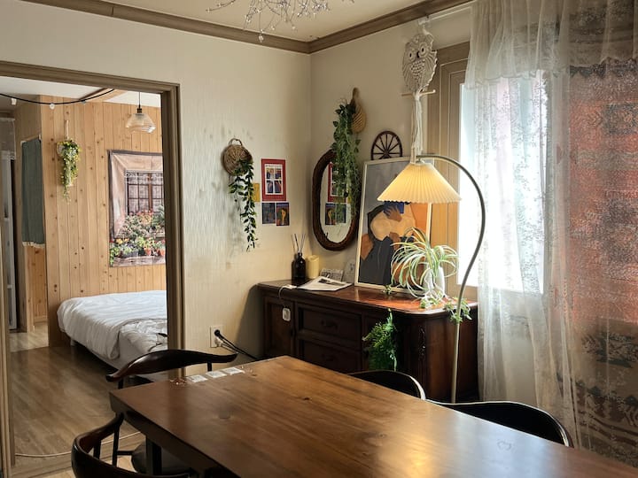 광안역 5분#복층#초대형 스크린&빔프#대형 티비#넷플릭스#편백나무 찜질방#주차#청결#광안리 - Busan