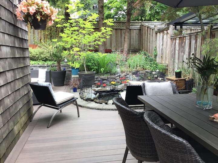 Beautiful Main Floor Room + Ensuite Bathroom - Burnaby