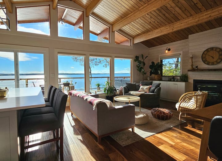 House On Lake With Amazing View - Sylvan Lake