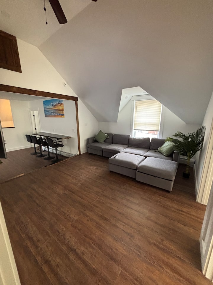 Charming 3bd W/backyard Oasis - Waterville, ME