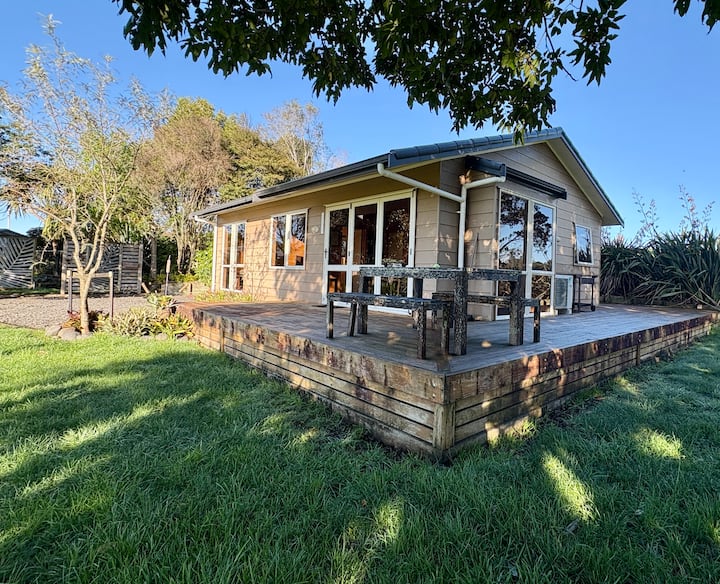 Kereru Farmstay - Separate Self Contained Cottage - Tuakau
