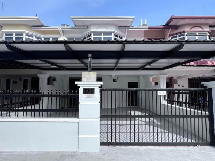 Cozy Homestay Near Pantai & Aeon Big - 10pax Ngio - Batu Pahat