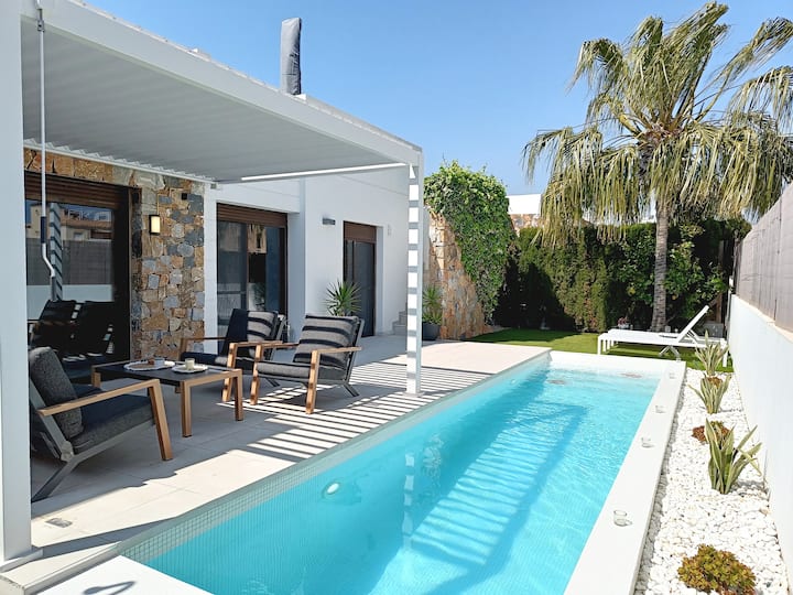 Lovely Villa With Private Pool And Rooftop Terrace - La Zenia