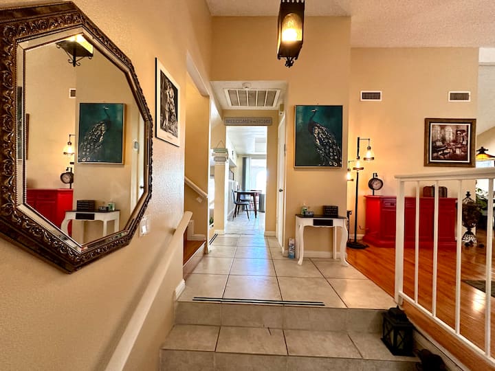 Home Sweet Home: 4-bed, 3-bath – Pet Friendly - Las Vegas Strip, NV