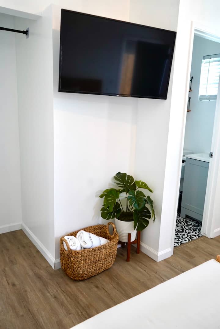 Modern Comfort: Private Room + Full Bath - San Diego, CA