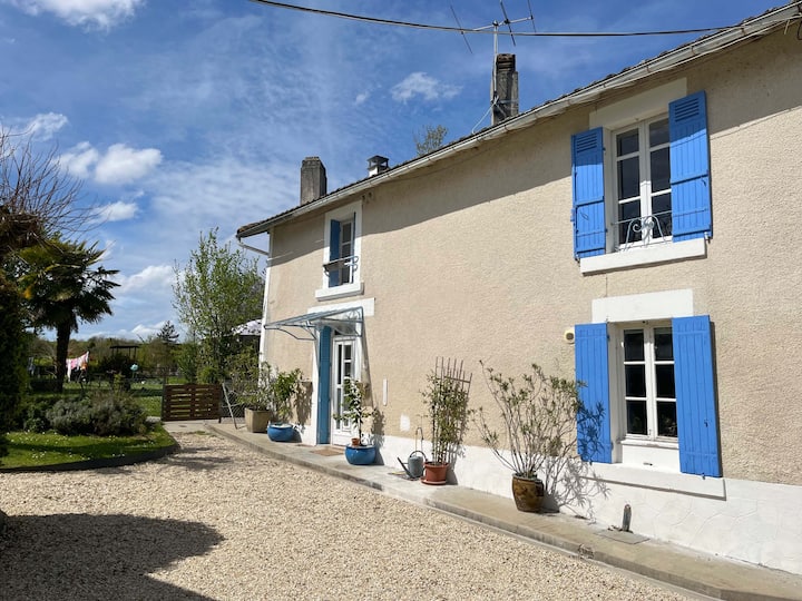 La Maison Du Charpentier, 4 Chambres - Aubeterre-sur-Dronne