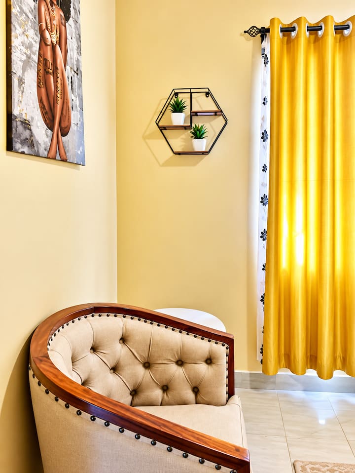 Damaski Studio 2 - Elegance & Timeless Comfort - Kisumu