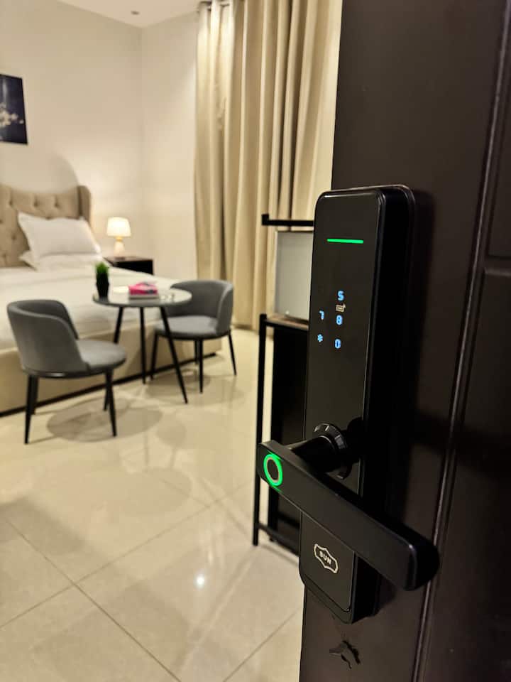 استديو دخول ذاتي D - Riyadh
