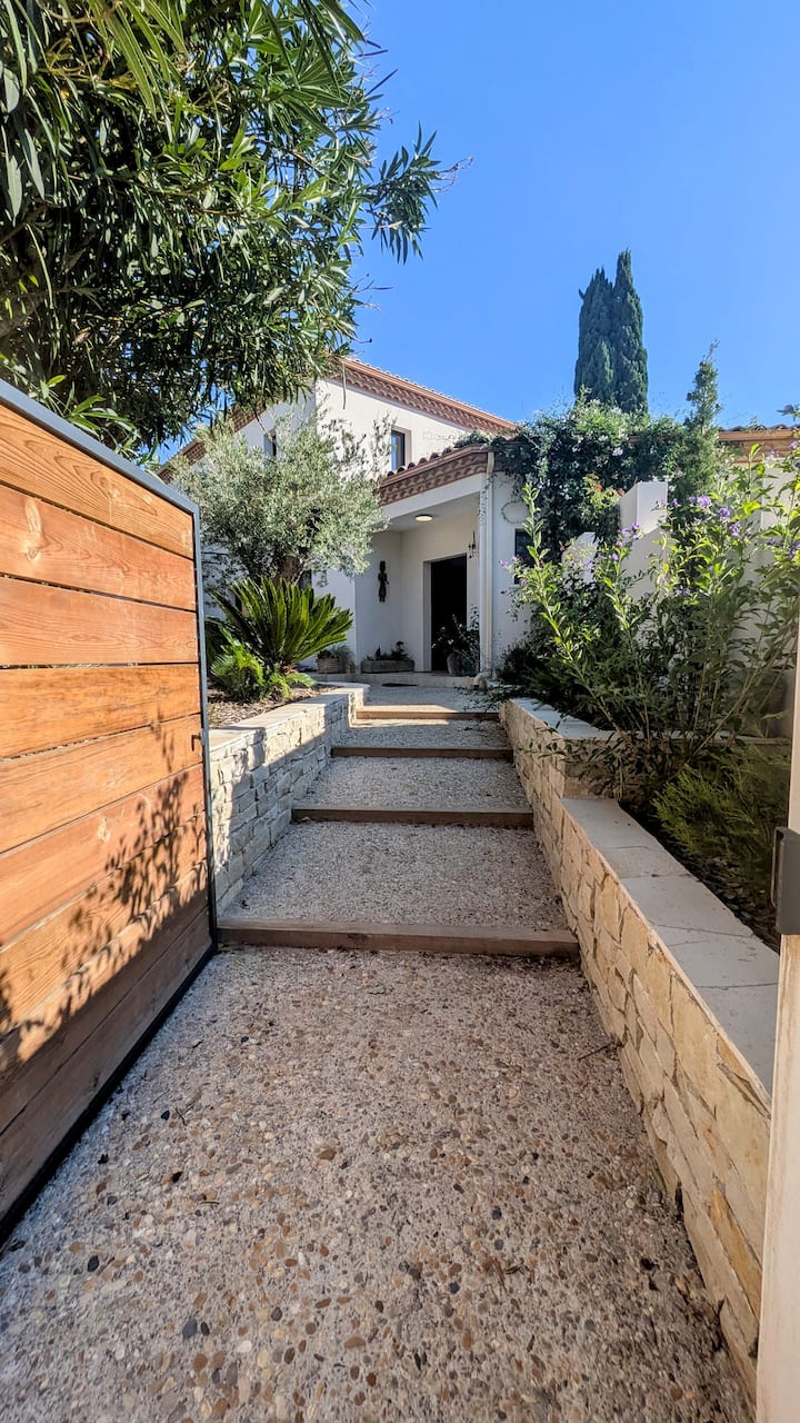 Grande Maison De Famille  Dans Le Sud - Le Crès