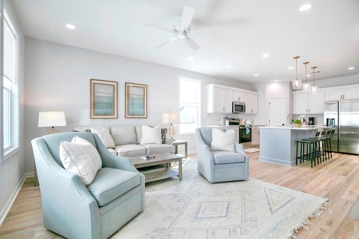 The Sunflower Discounted For S. Carolina Game! - Oxford, MS