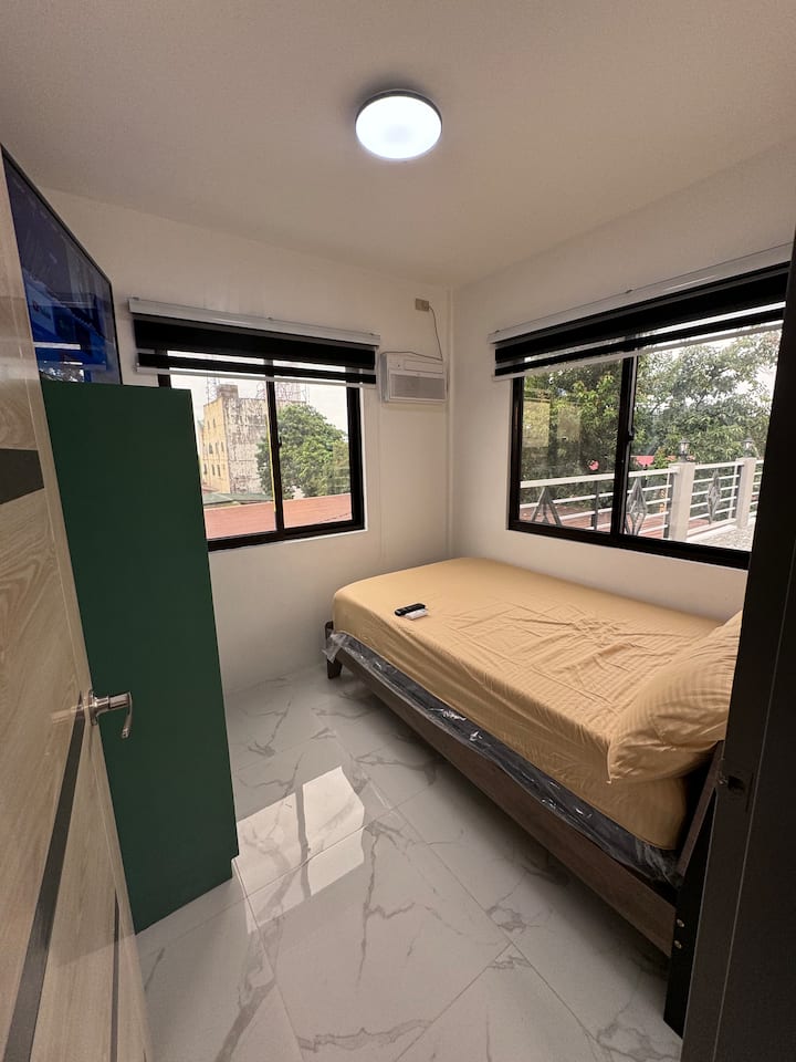 G7 Rooftop Condo Where Luxury Meets Cozy & Smart - Angeles