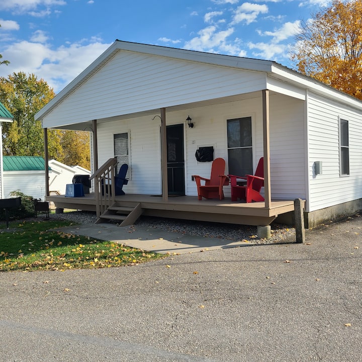 Comfortable Studio Cottage - Button Bay State Park, Vergennes
