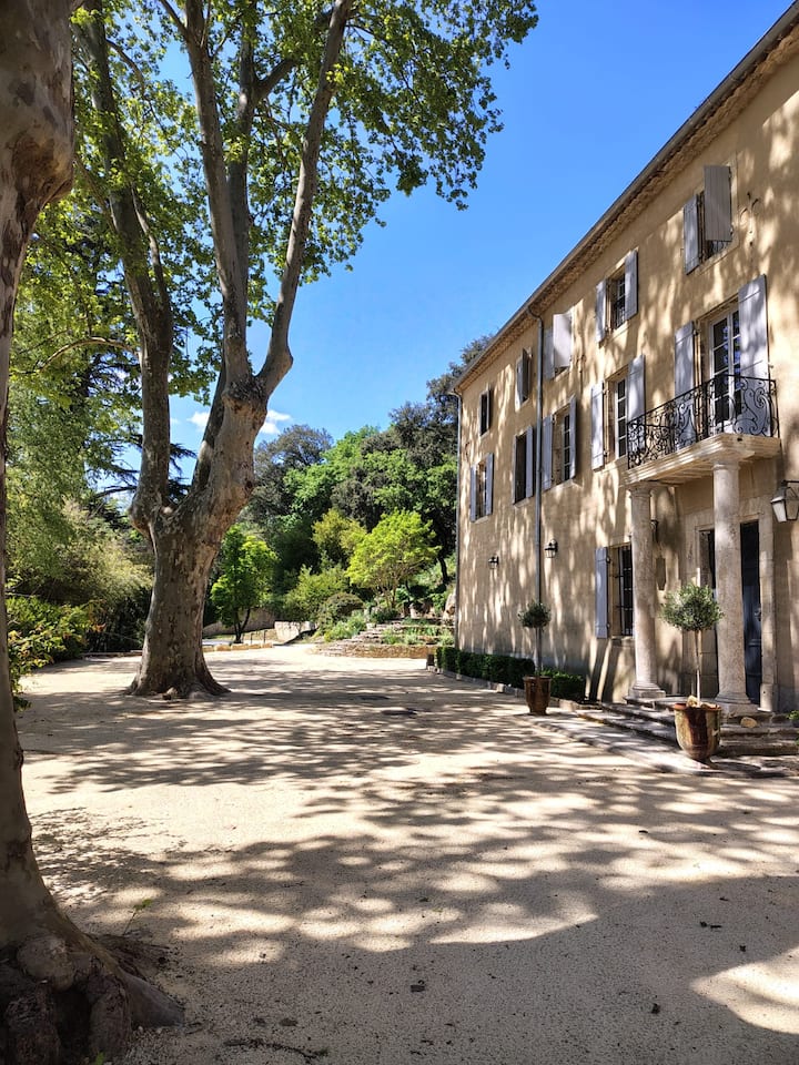 Château De L'olivète 5 Chambres - 11 Personnes - Goudargues
