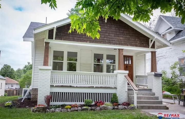 Entire Home Near Downtown! - Lincoln, NE