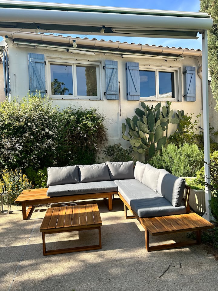 Maison Et Jardin En Centre-ville - Aubagne