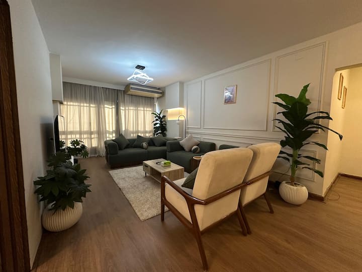 Zamalek Beside Hilton 4br - Cairo