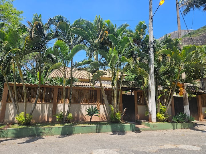 Linda Casa Próxima Das Praias. - Niterói