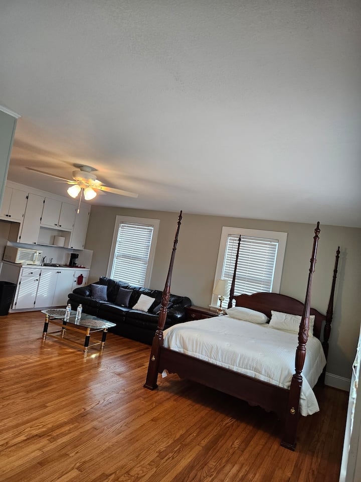 Room In Hickory - Hickory, NC
