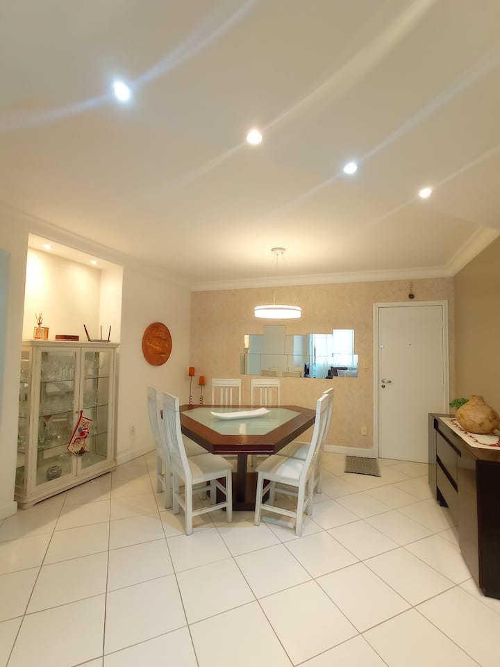 50 Metros Do Mar Com Garagem. - Balneário Camboriú