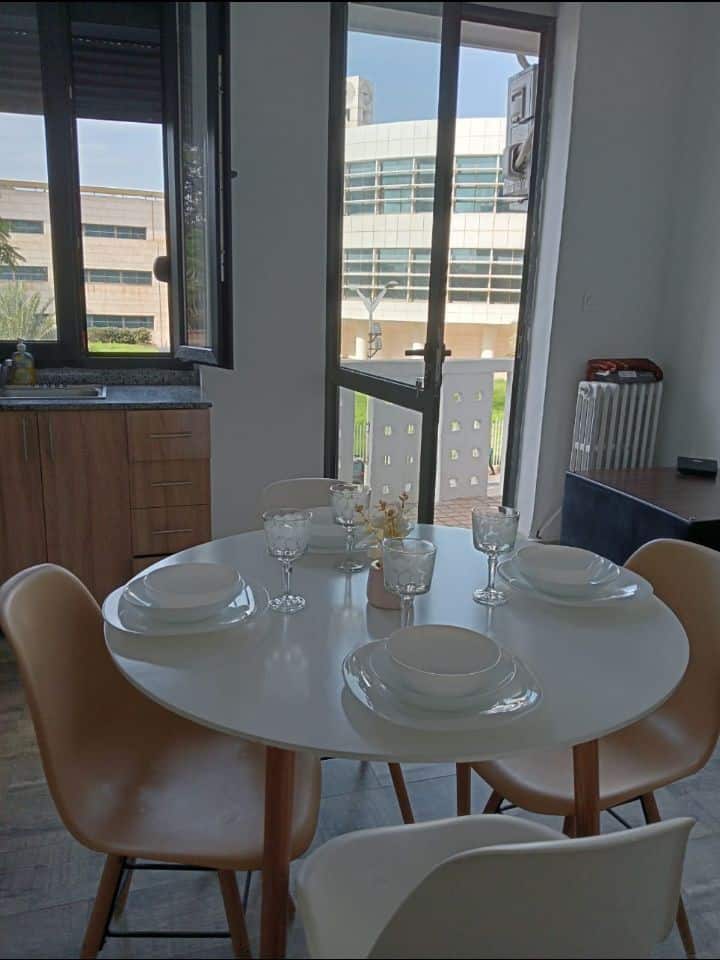 Appartement F4 Calme Et Stratégique Châteauneuf - Algérie