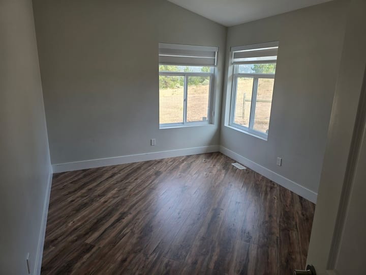 3 Bedrm Upstair Portion To Rent - Merritt