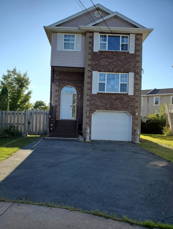 Full 4 Bedrooms Single House At Halifax Peninsula - Halifax