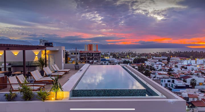 Nuevo Y Cálido Condominio Versalles. - Puerto Vallarta