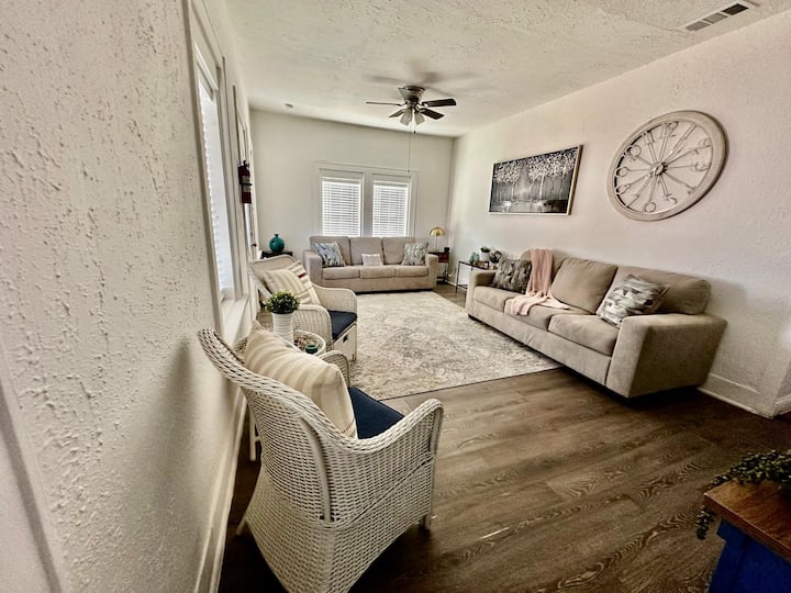 #1 | 5br 1ba | Unit A | Private Entire Home | Wifi - Midland, TX
