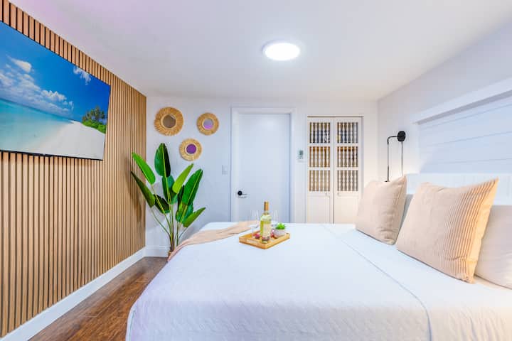Mia Airport Modern Studio| 10 Min Downtown/ Port - Westchester, FL