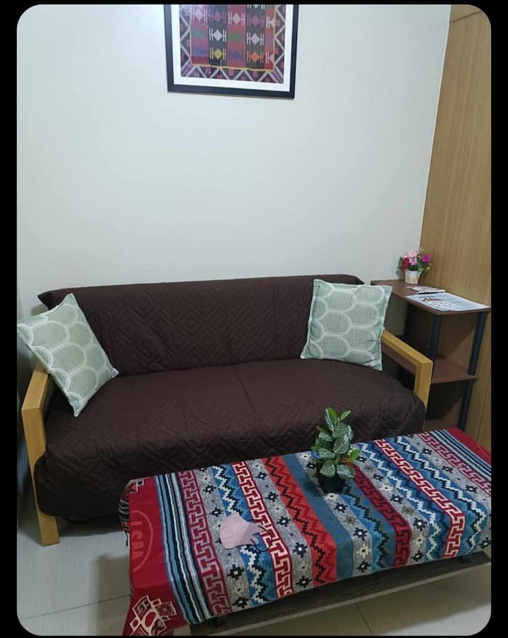 Moa Nights & City Lights Cozy Condo Stay W/ Pool - Parañaque