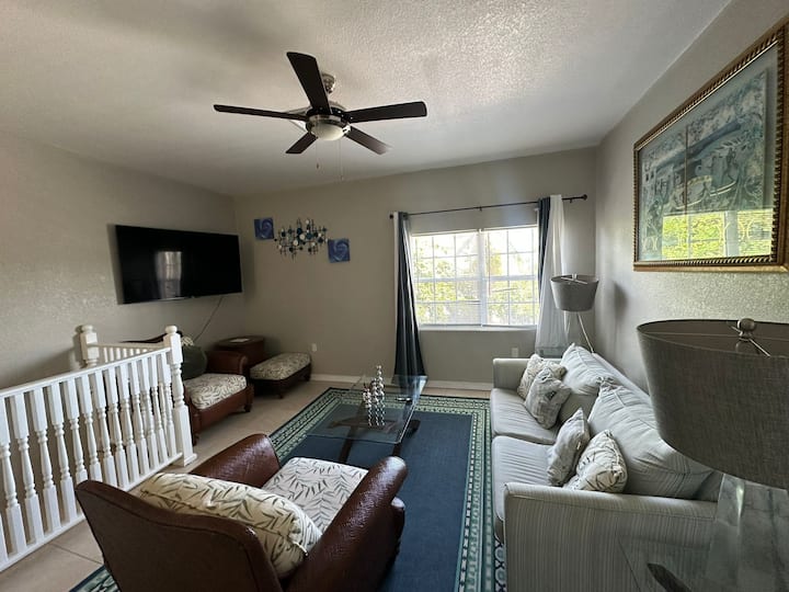 Island Inspired Homestyle Retreat - Cayman Islands