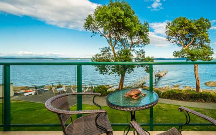 Waterfront Studio With Amazing View! - Ladysmith