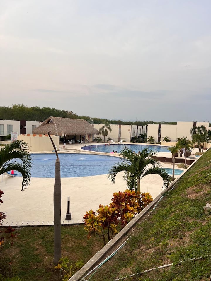 Excelente Casa Familiar Con Aire Acondicionado - Girardot