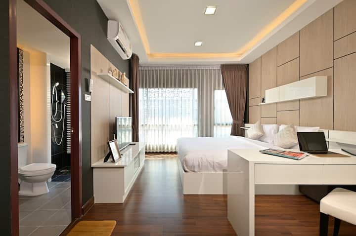 Live In Town Cnx 3 ชั้น 4 ห้องนอน 4 ห้องน้ำ 5 เตียง - Chiang Mai