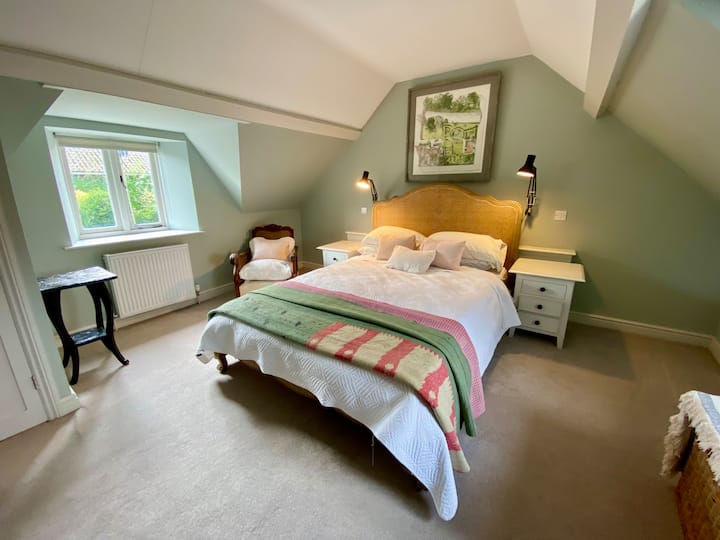 Spacious Family Townhouse - Marlborough