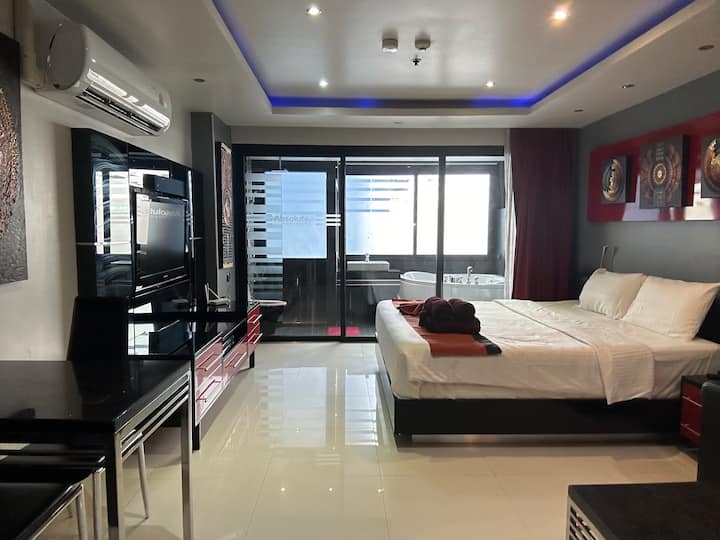 On Bangla Rd Patong, Studio W/jacuzzi,300m Tobeach - Patong Beach
