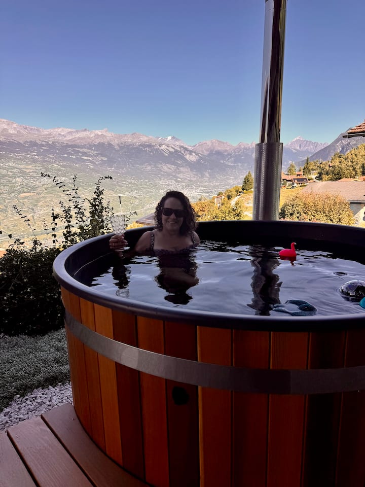 Cozy 2-bedroom Chalet With Hot Tub-stunning View’s - Sierre