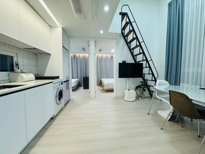 Newprivate&rooftop/3rooms/free Parking/upto7people -