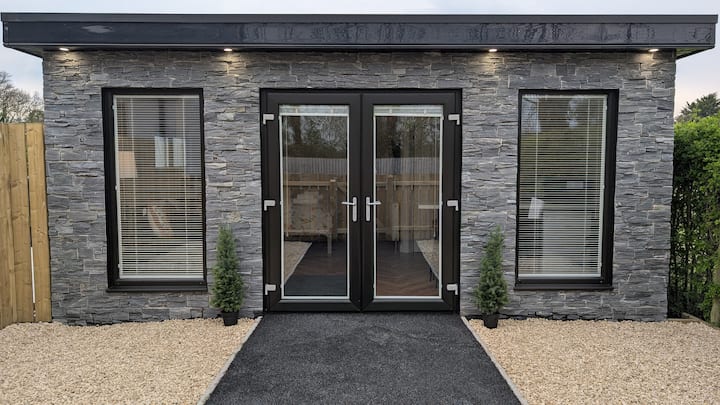 Clover Cottage - Airport Stays - Antrim