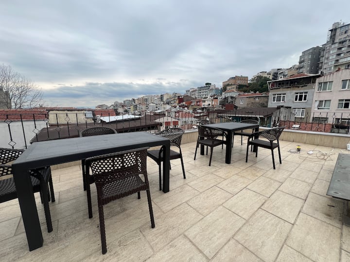 Cihangir’de Deniz Manzaralı Devasa Teraslı Nr6 - Beyoğlu