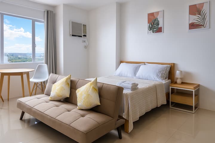 Sitari Bacolod - Spacious Minimalist Condo - Bacolod