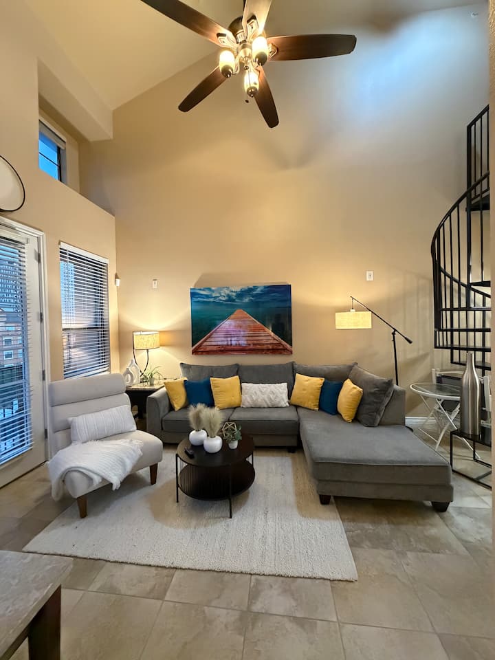 Beautiful Penthouse In Downtown Atx Near Ut Austin - Austin, TX