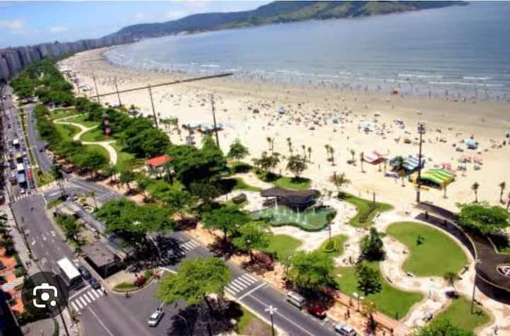 Frente A Praia C/ Garagem. Novo E Bem Localizado! - Santos