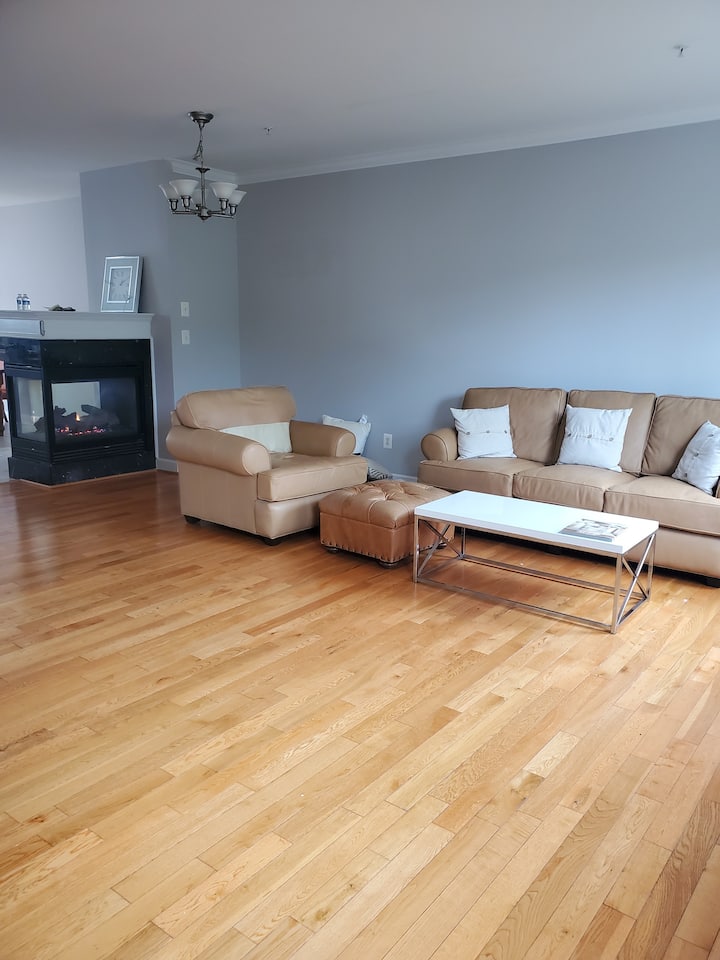 Clean And Quiet Town Home. - Germantown, MD