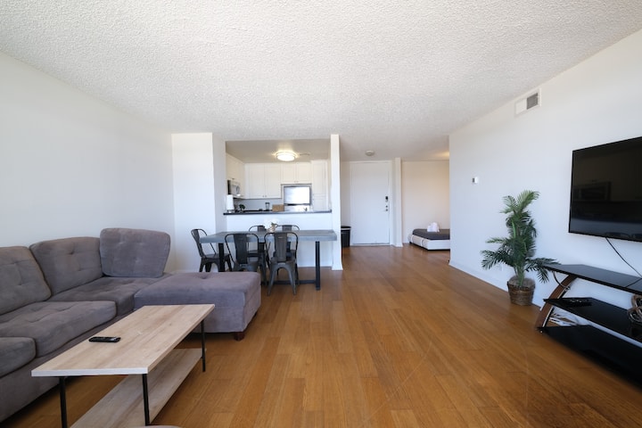 1 Bedroom In Marina With Pool & Gym & Free Parking - Marina del Rey, CA