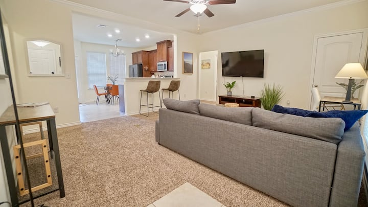 ~ No Extra Fees! ~ Pretty Great East Atx House - Austin, TX