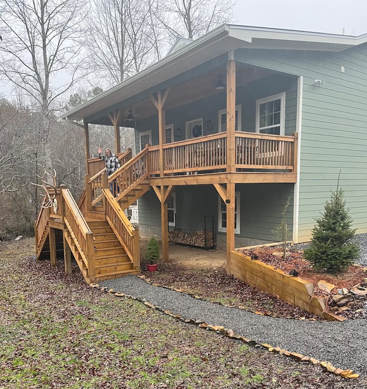Perg’s Creekside Cabin (New Build) - Murphy, NC
