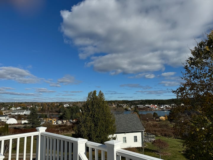 Coastal View 2 Bedroom Apartment 
Private Balcony - Parque Nacional Acadia